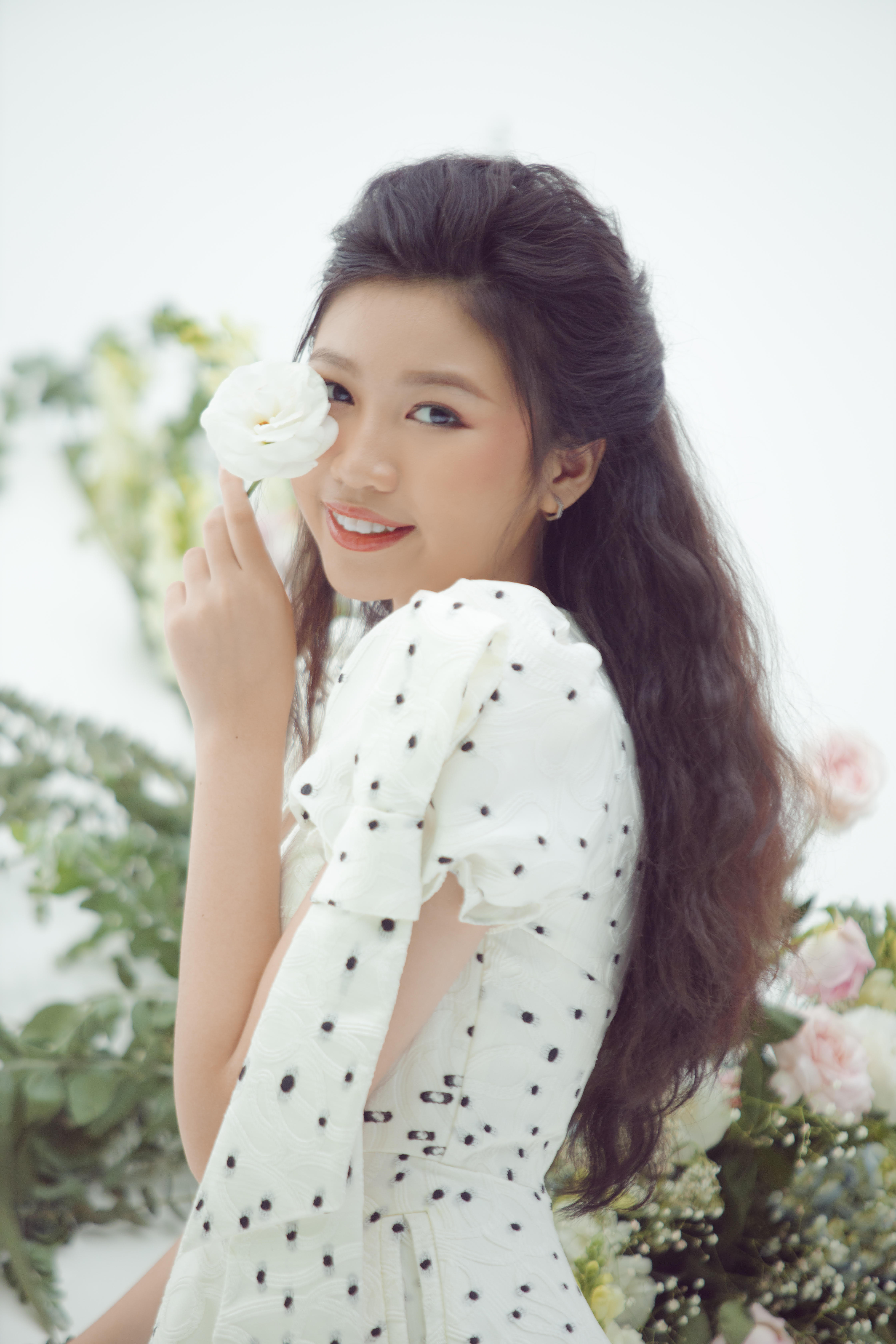 Hoa hậu nhí 15 tuổi cao 1m74 Ngọc Lan Vy lên tiếng về tin đồn nhà siêu giàu, chỉ uống sữa thay ...